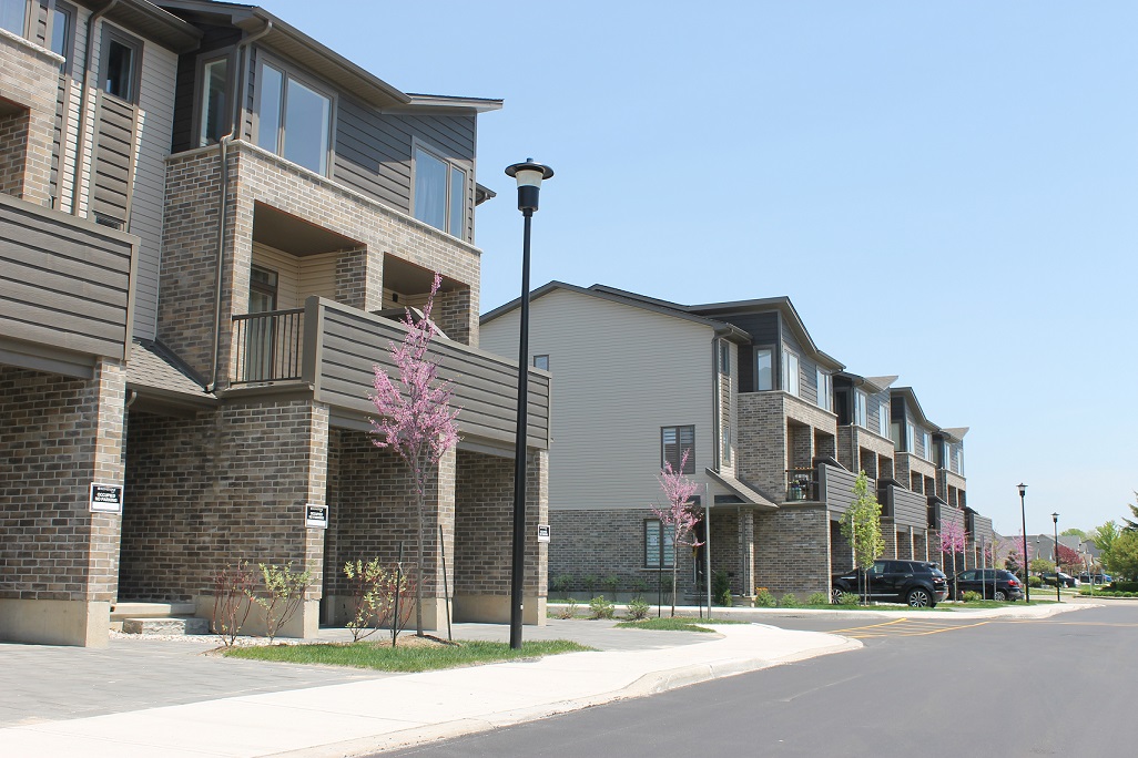 2070 Meadowgate Blvd London ON [YourCondoWorld.com]